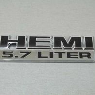 Emblem Hemi 5,7 Liter (132 x 40mm) OE Mopar kaufen bei Hood.de