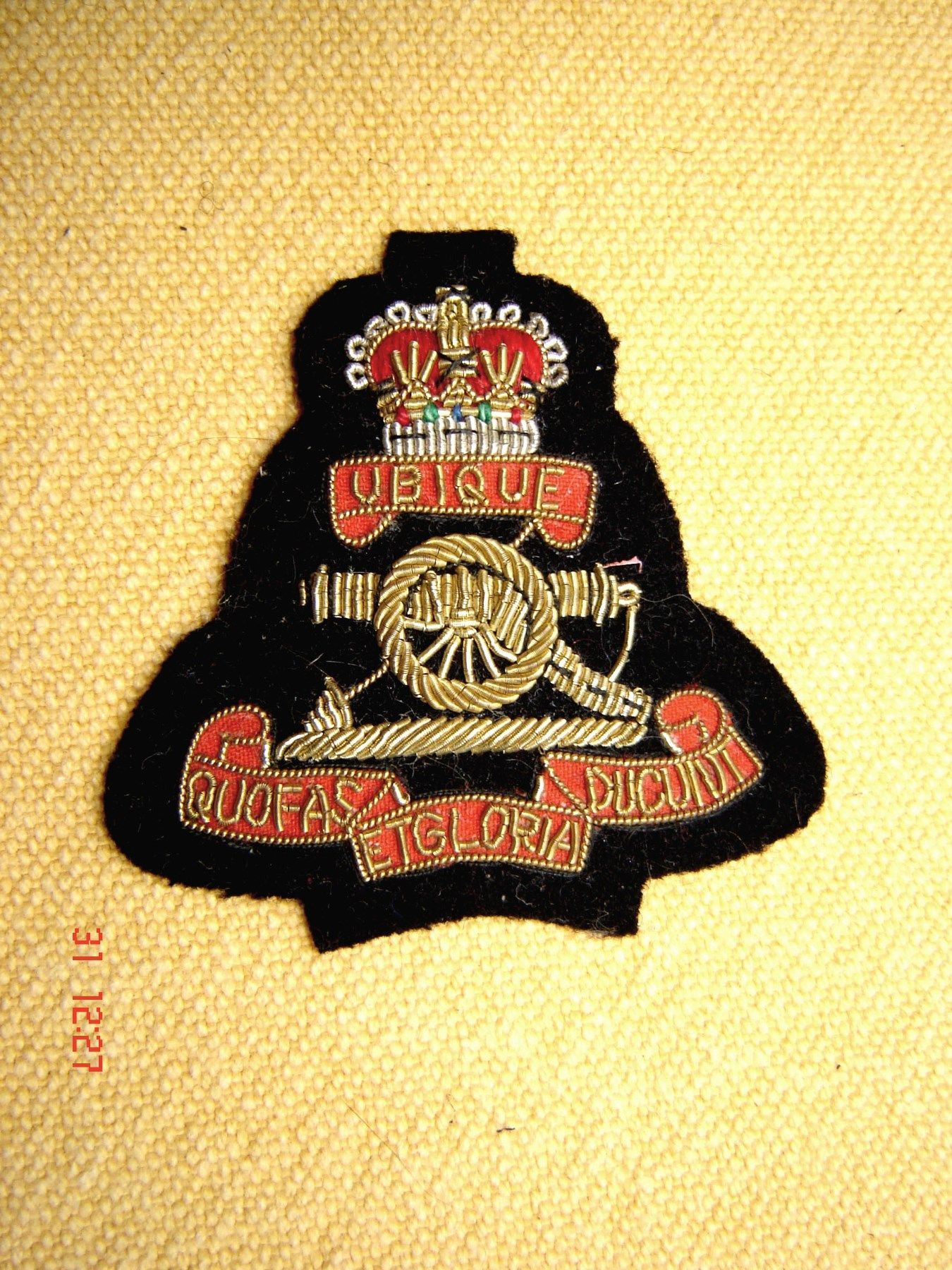 Badge Aufnäher Bouillonstickerei Filz "Ubique Quo Fas Et Gloria" Royal ...