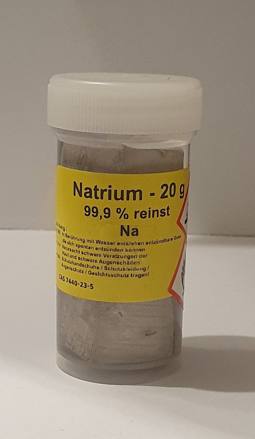 Natrium Alkalimetall >99,9% unter Paraffinoel für Elementarsammlung ...