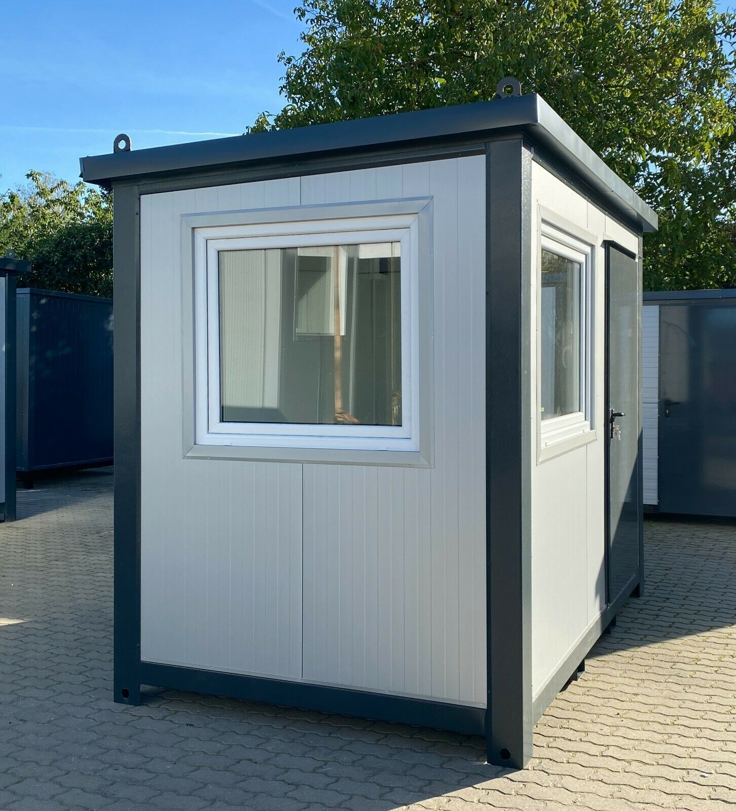 Bürocontainer Wohncontainer - auch mit WC/ Toilette/ Dusche möglich ...