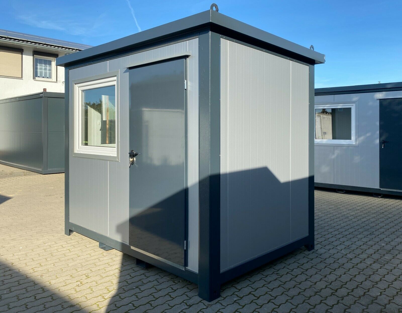 Bürocontainer Wohncontainer - auch mit WC/ Toilette/ Dusche möglich ...