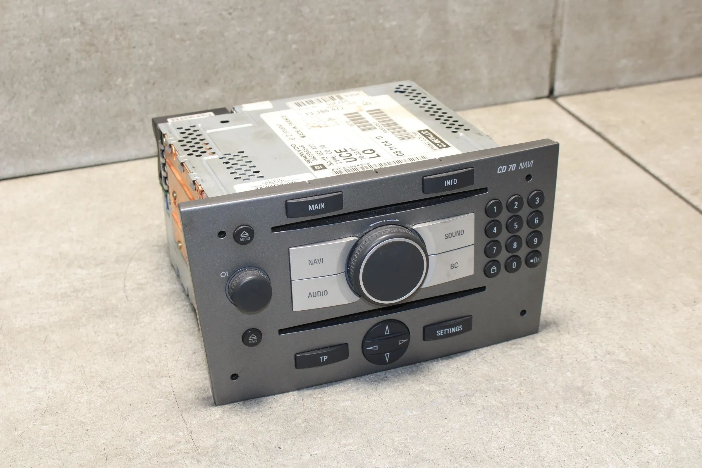 Opel Signum Vectra C CD70 CD 70 Navi Radio Navigation entheiratet ...