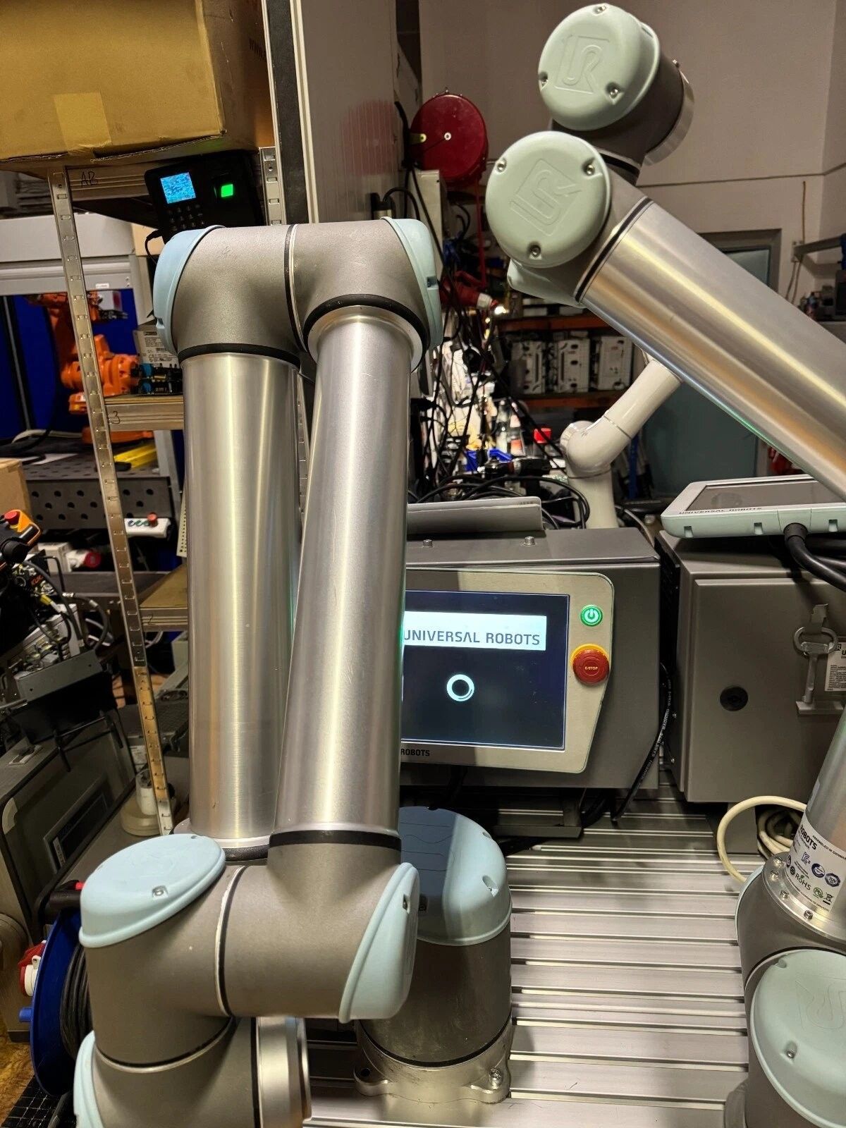 Roboter Cobot Universal Robots UR10 CB3.1 kaufen bei Hood.de