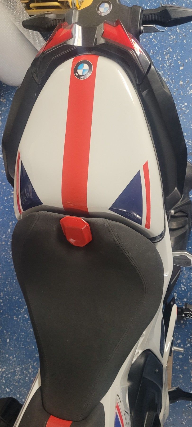 Sitzbankabdeckung BMW R1300R / RS Performance lackiert kaufen bei Hood.de