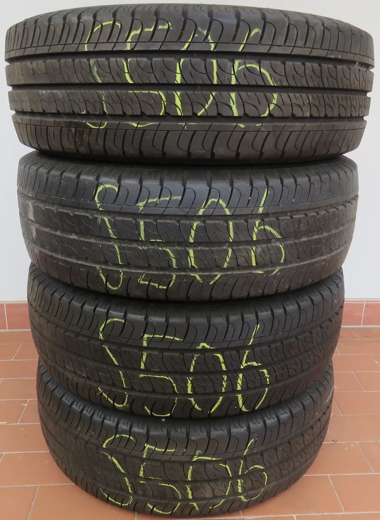 Sommerreifen Satz Goodyear Efficientgrip Cargo 215 65 R16C 109/107T ...