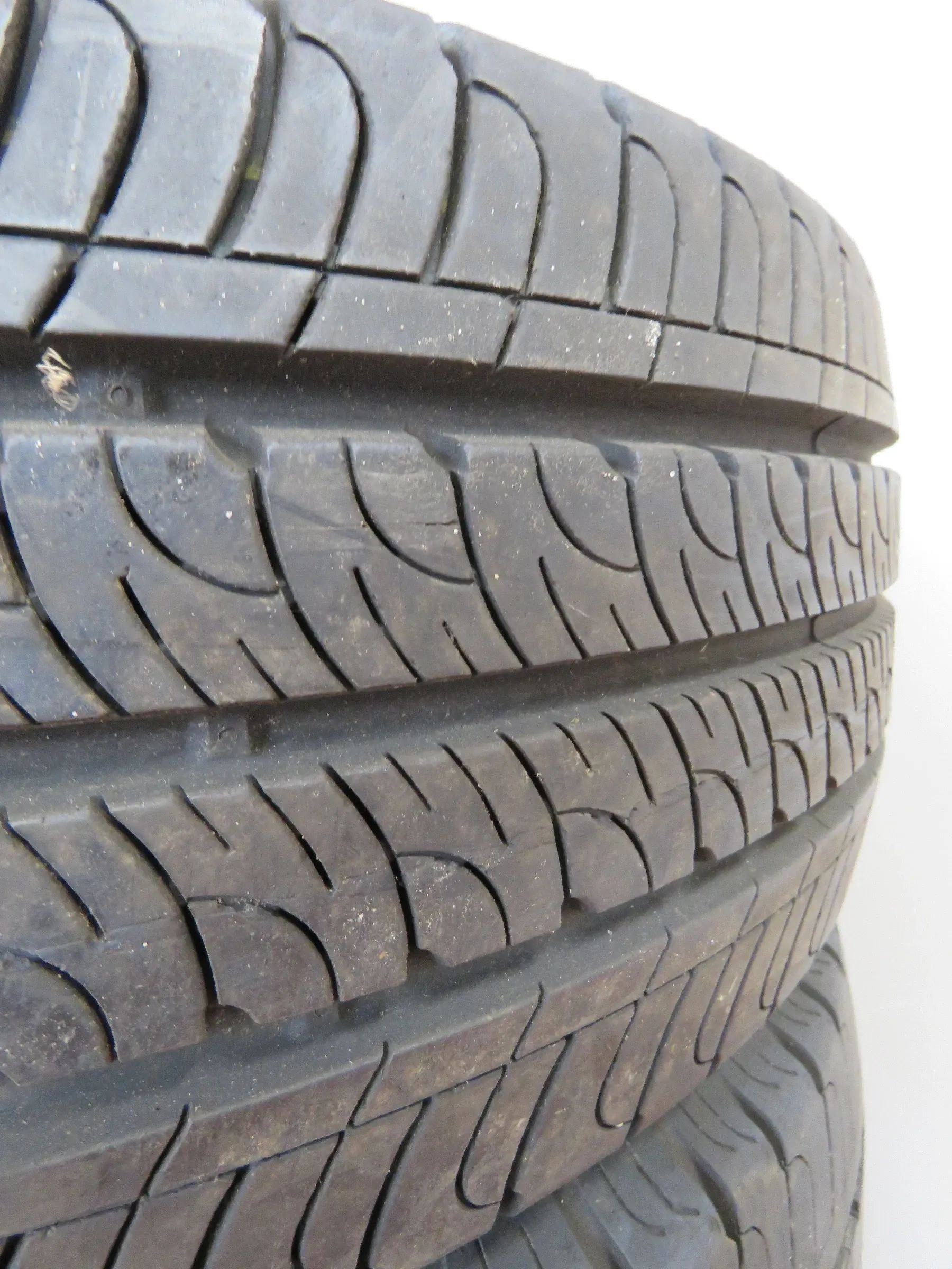 Sommerreifen Satz Goodyear Efficientgrip Cargo 215 65 R16C 109/107T ...