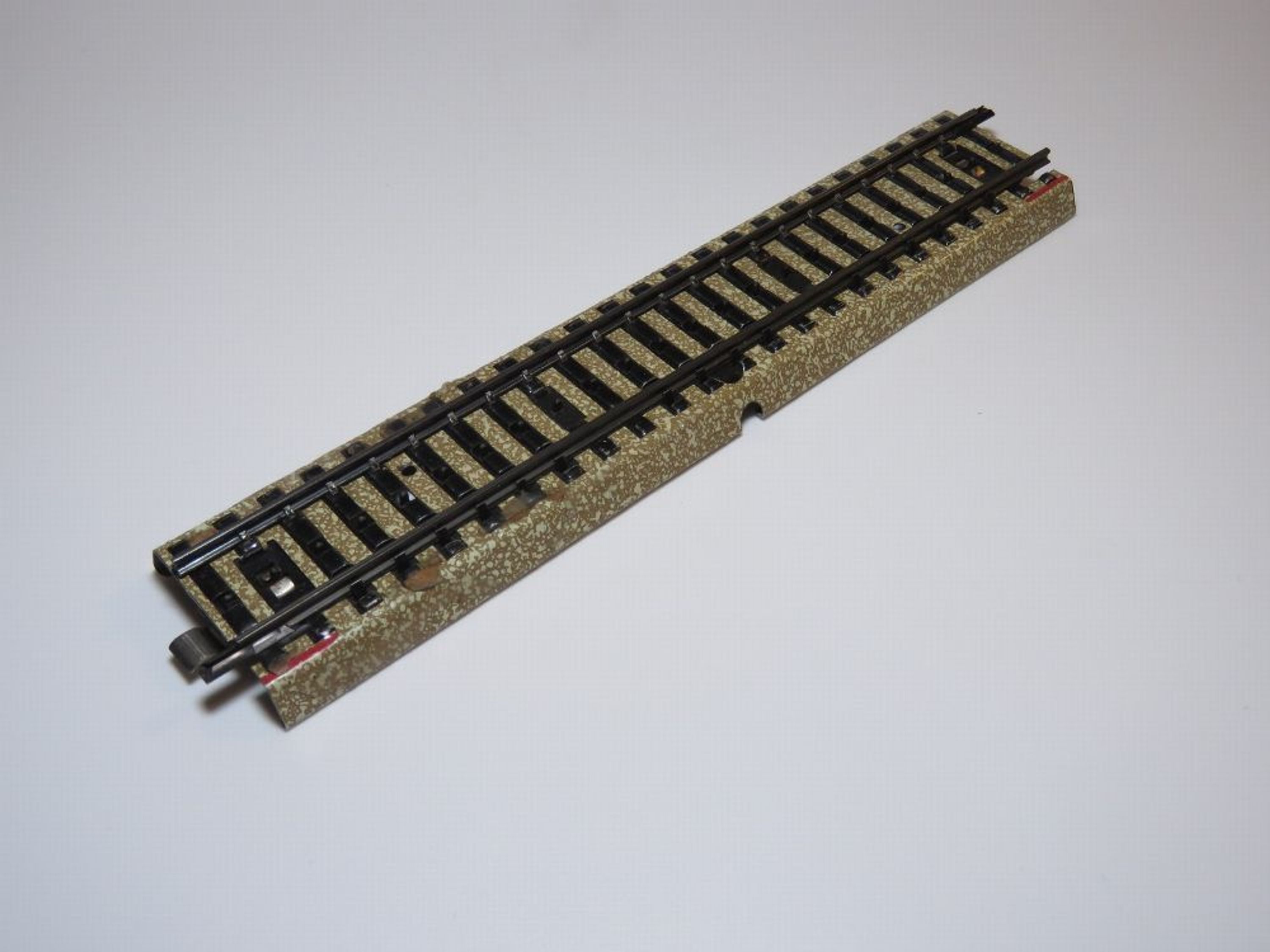 Märklin 5115 - Kontakt-Gleis gerade - 180 mm - M-Gleis - HO - 1:87 kaufen bei Hood.de