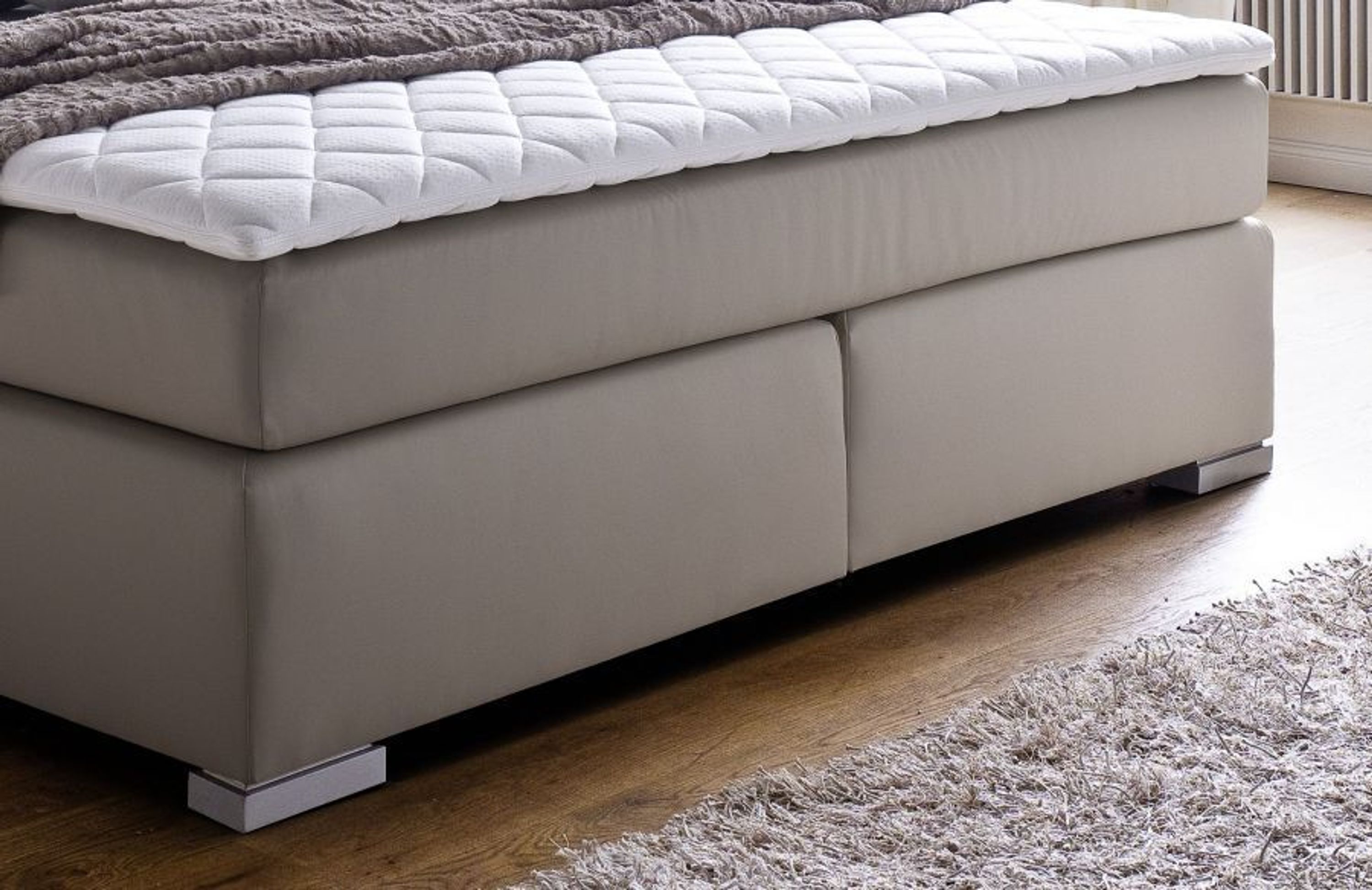 Boxspringbett Isabelle 180 x 200 cm Leder Optik muddy Taschenfederkern ...
