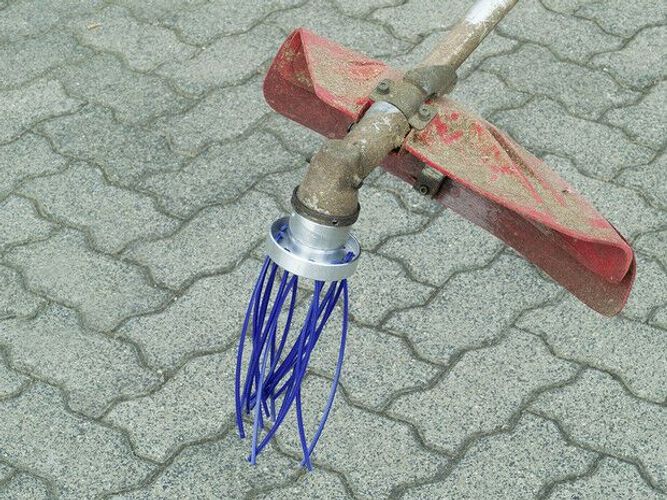 Bürste Fadenkopf Octo für Motorsensen - entfernen von Moos & Unkraut ...